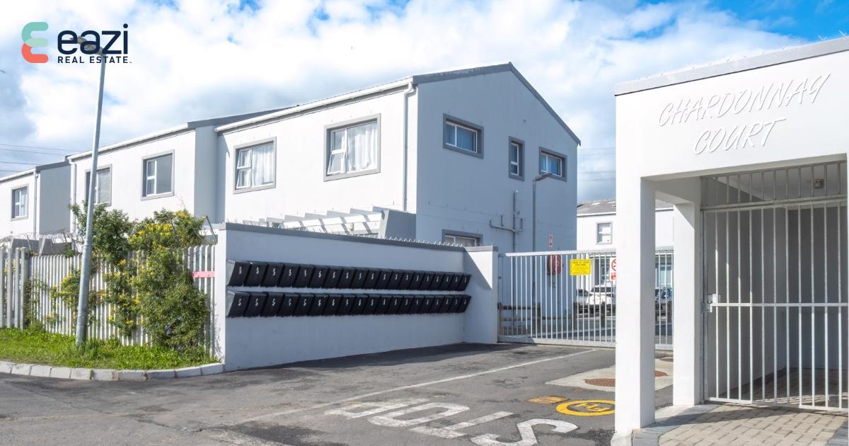 2 Bed Apartment For Sale in Stratford Green (R 850,000)